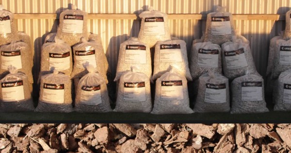 Premium Medium Bark Nuggets 20mm - 20L Bag