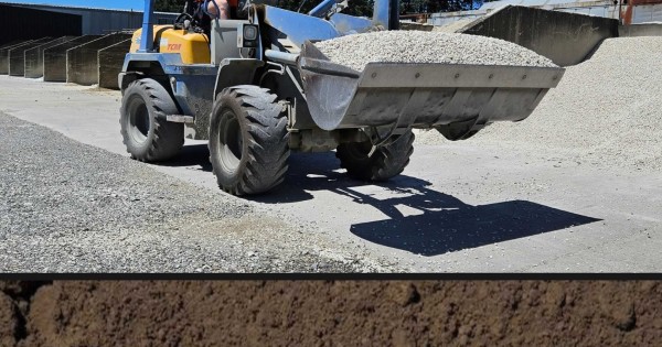 Screened Topsoil - Scoop